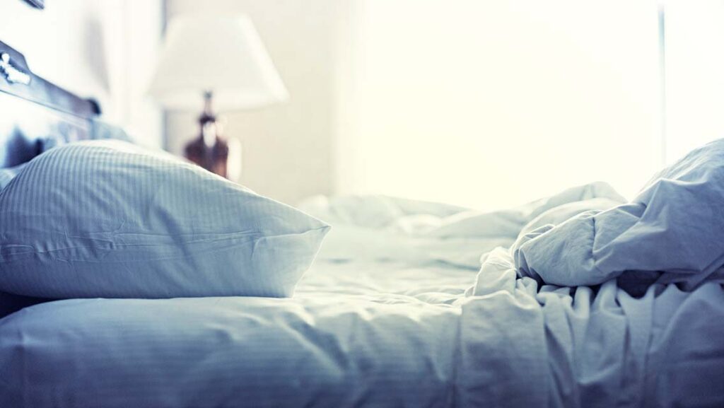ONE HEALTHY HABIT: Wake Up at the Same Time Everyday
