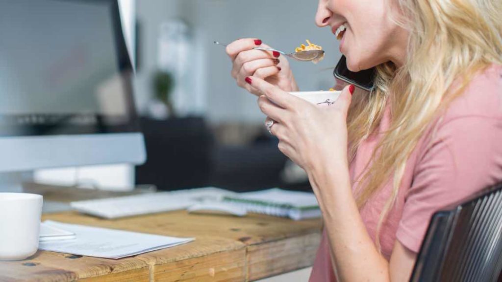 5 Signs You’re Not Eating Enough