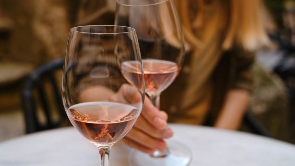 What Are the Health Effects of Moderate Alcohol Consumption?