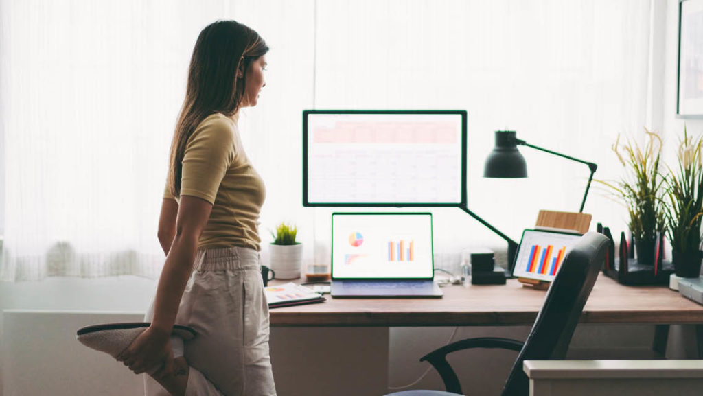 3 Important Stretches for Office Workers