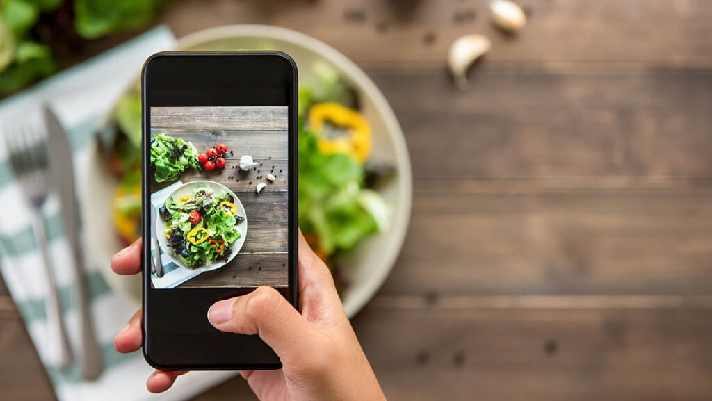 How Social Media Usage Can Influence Your Diet