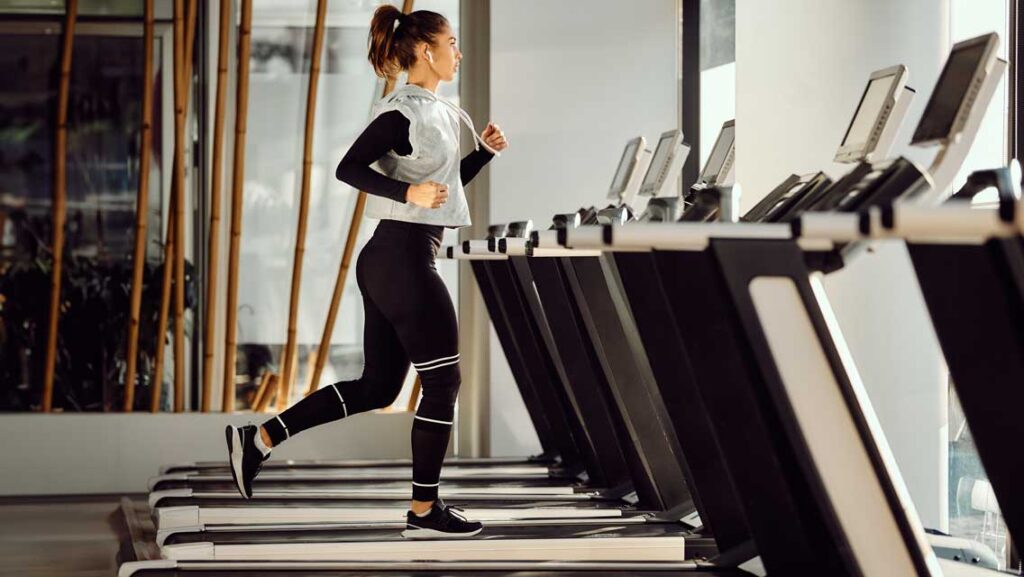 How to Use the Treadmill for an Indoor Hiking Workout
